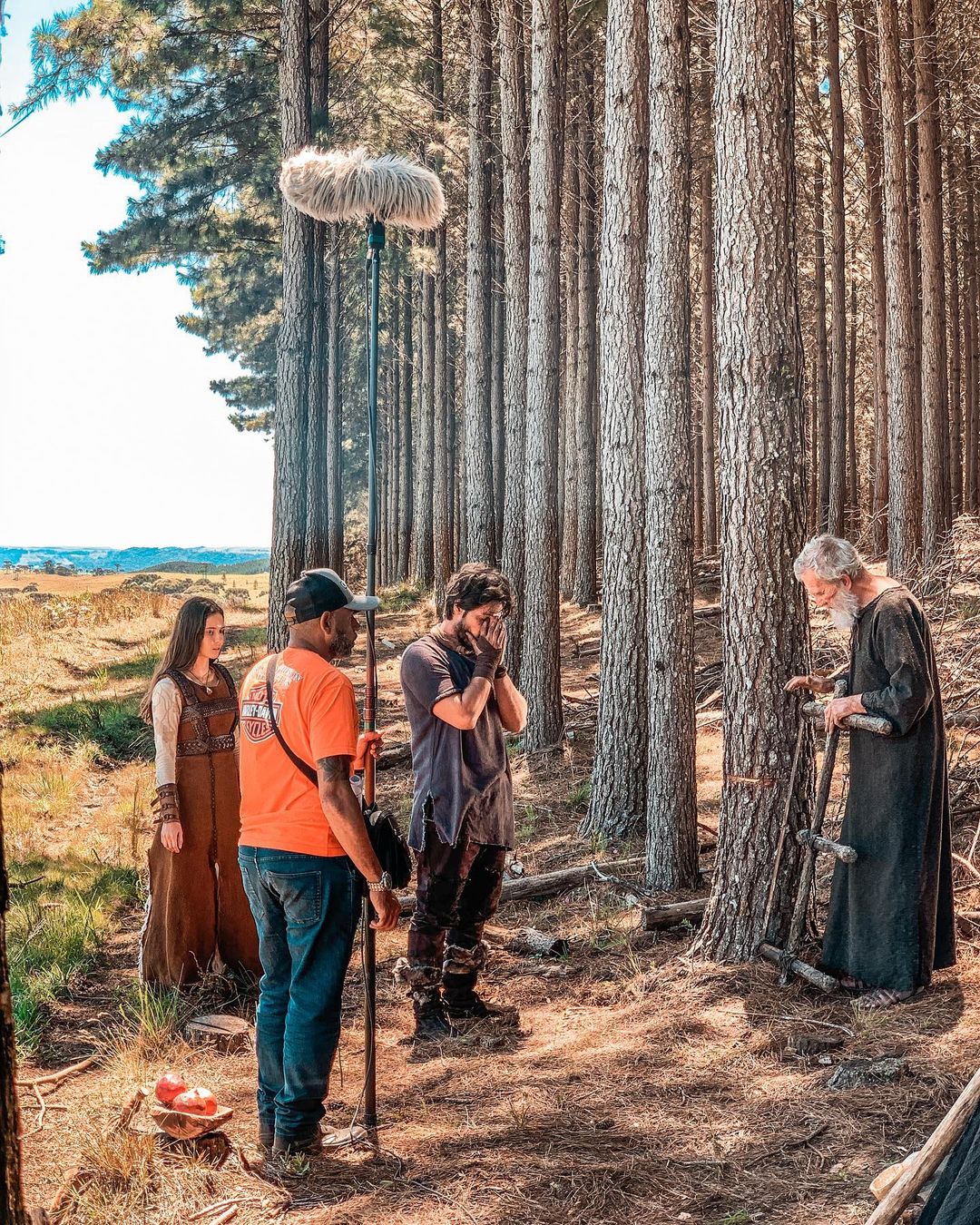 Gênesis: Bruno Guedes e Oscar Magrini divulgam fotos dos bastidores da ...
